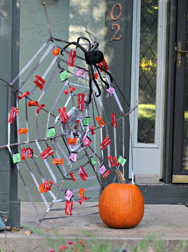 40 DIY Outdoor Halloween Decorations For 2023 40 DIY Outdoor Halloween Decorations For 2023
