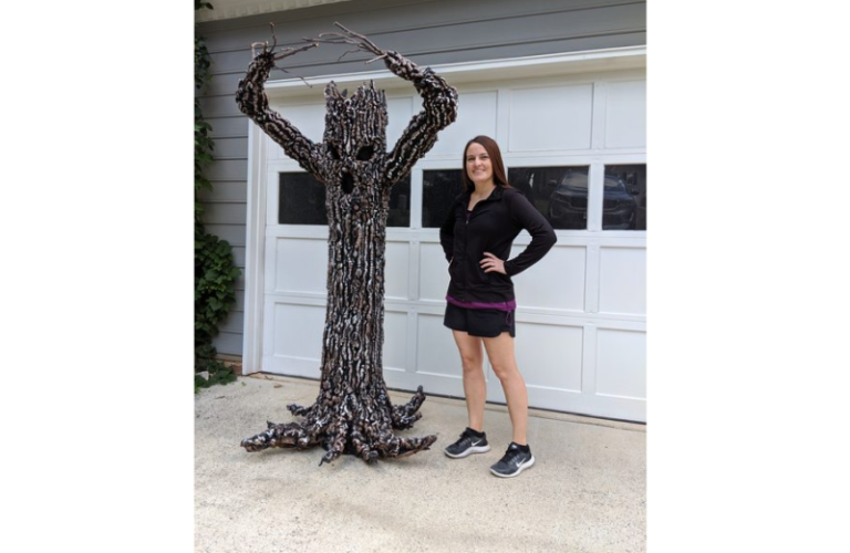 Easy DIY Creepy Tree to Spook up Your Halloween