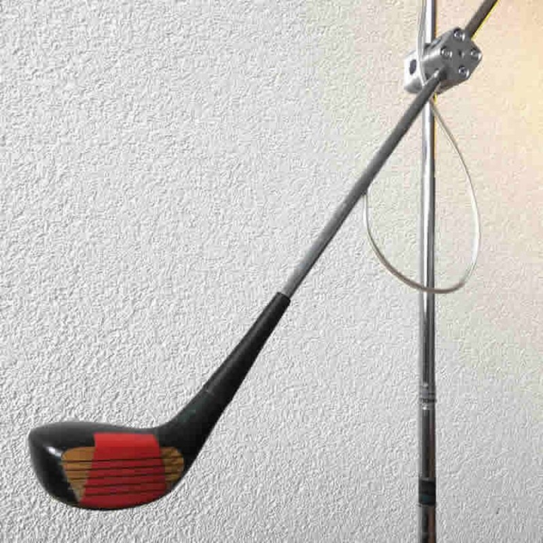 Gilbert de Rooij Upcycled Old Golf Clubs into Adjustable Floor Lamp