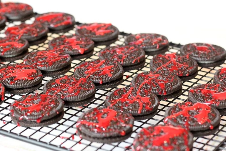 Blood Spatter Oreo Cookies add Sanguinary Touch to Halloween Party