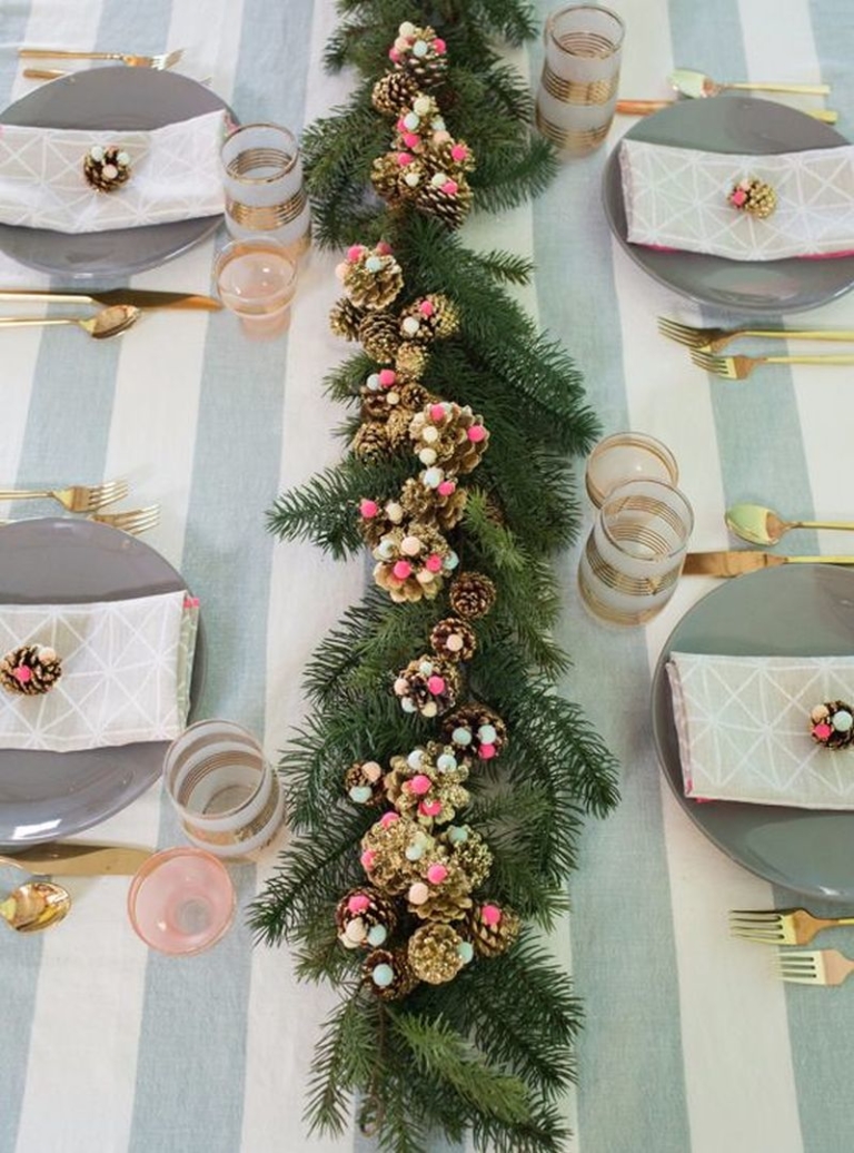 60+ Festive Dining Table Decoration Ideas for Christmas