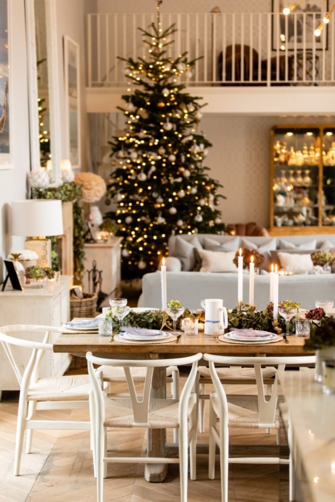 60+ Festive Dining Table Decoration Ideas for Christmas