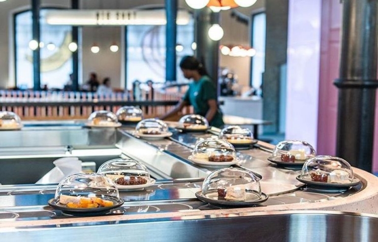 Pick & Cheese Bar Serves on World’s First Cheese Conveyor Belt