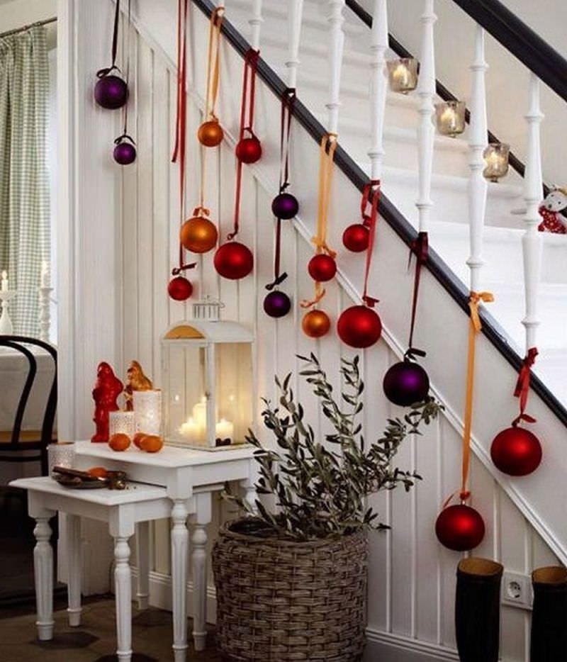 40+ Christmas Staircase Decoration Ideas
