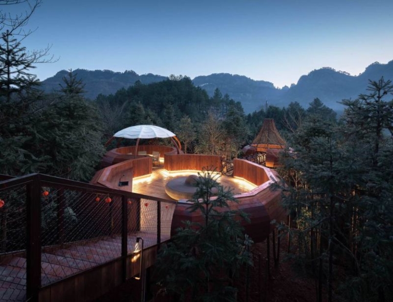 UFO-Inspired ZYJ Treehouse Invokes Sense of Science Fiction