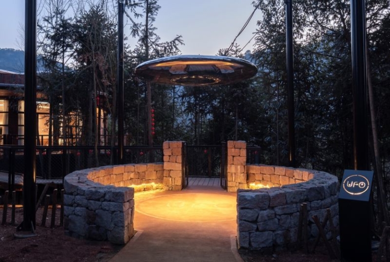 UFO-Inspired ZYJ Treehouse Invokes Sense of Science Fiction