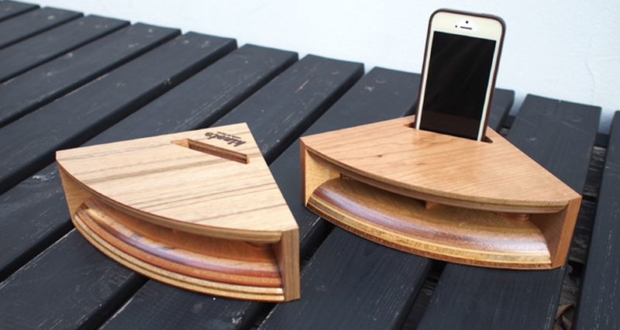 Clappin Jam Wooden iPhone Dock Amplifies Sound Without Power