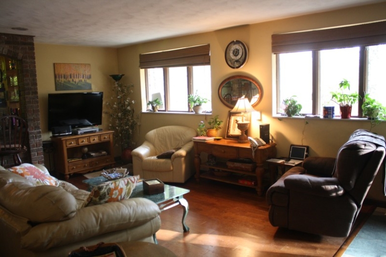 This Partially Underground Home in Ohio has Front Open to Natural Light