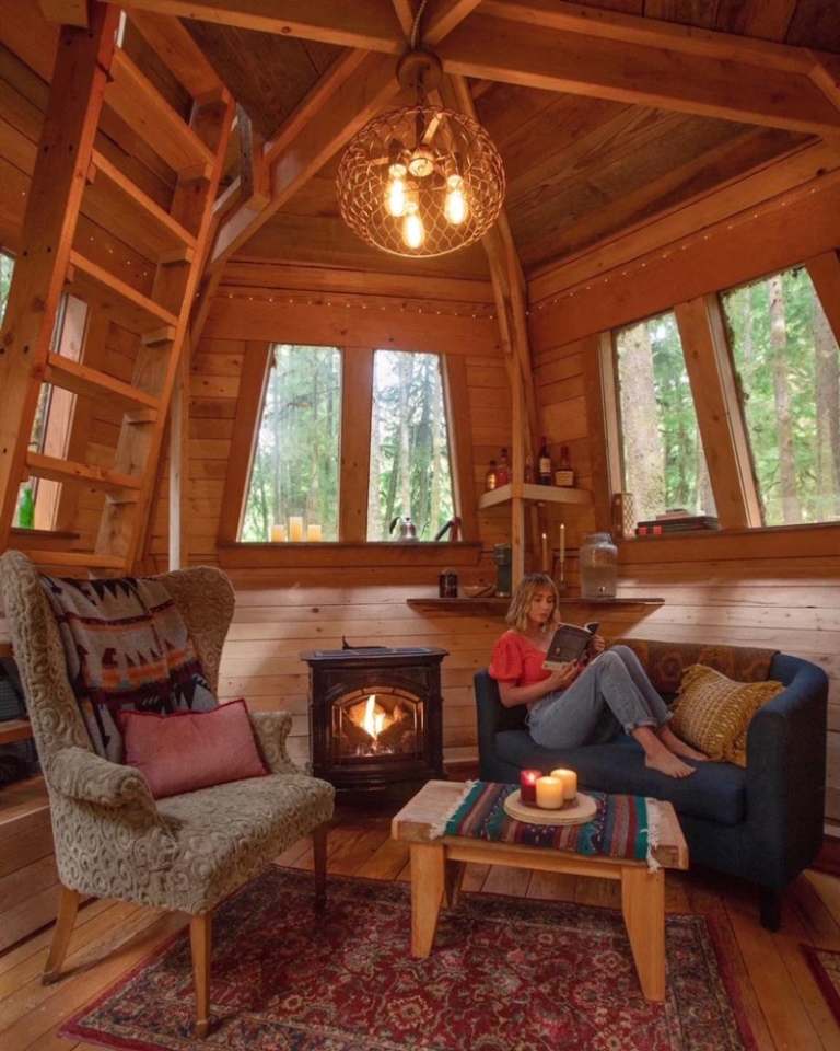 Diamond Cabin by Jacob Witzling & Sara Underwood of Cabinland