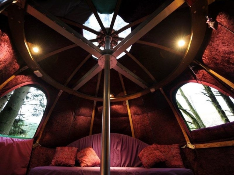 Ynys Affalon Treehouse Pod in Wales Lets You Disconnect From Routine