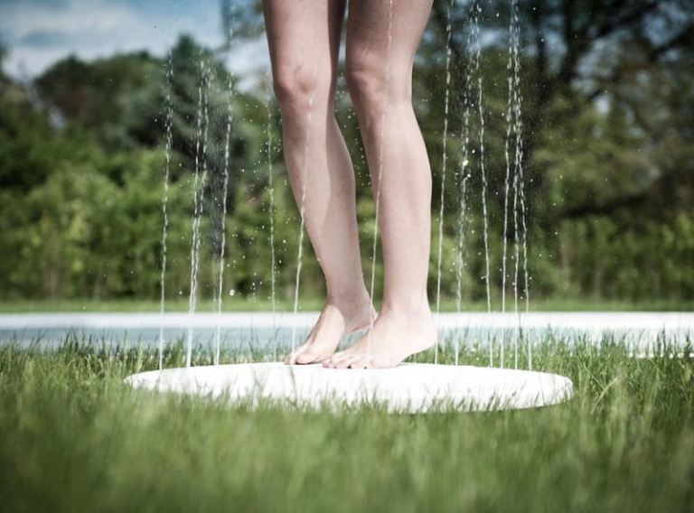 Three Enticing Upside-Down Showers: Outdoor Shower Inverted!