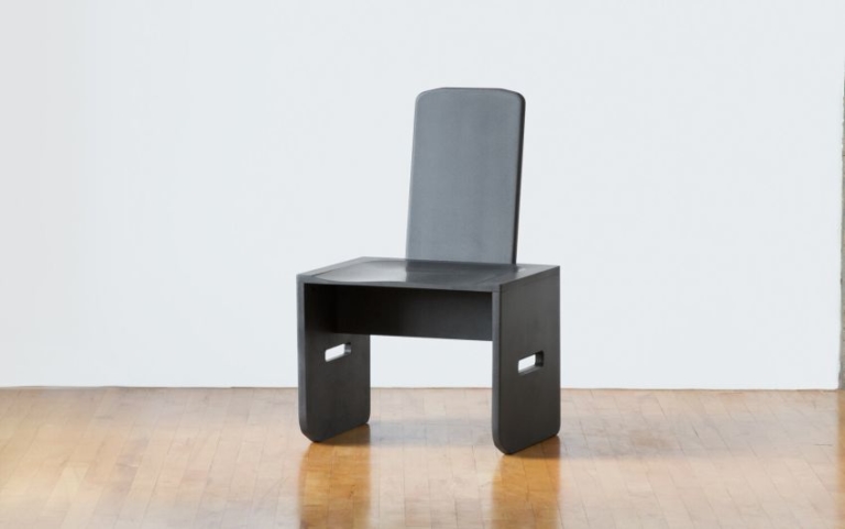 EVOLVE: Flat-Pack Chair Made of 100% Recycled and Recyclable Plastic