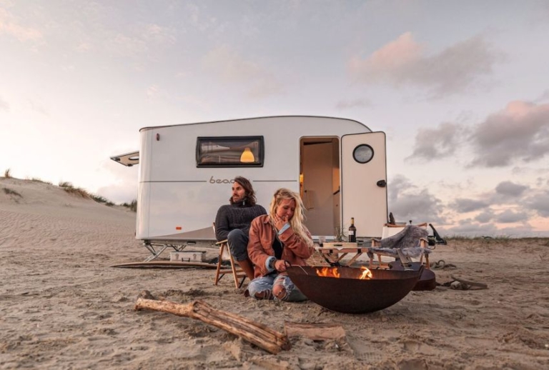 Beachy Travel Trailer with Cozy Interiors is Dedicated to the Beach