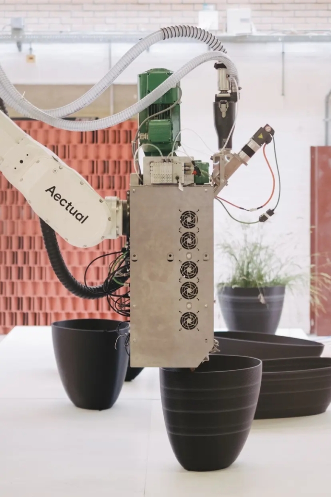 3D Printed 'Mussel' Planters Made From Recycled Ocean Plastic