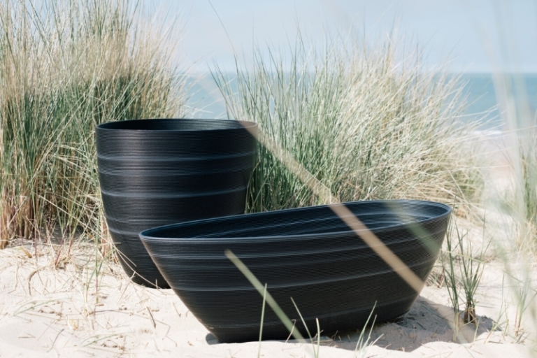 3D Printed 'Mussel' Planters Made From Recycled Ocean Plastic
