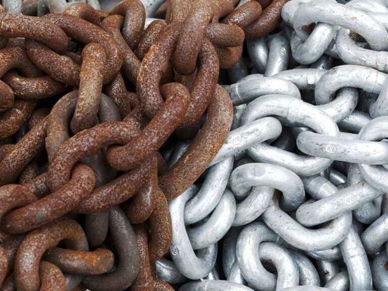 10 Ways to Remove Rust From Metal Furniture