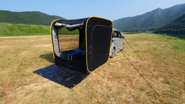 Pop-Up Cabin Attaches to any Car to Create a Living Room in Outdoors