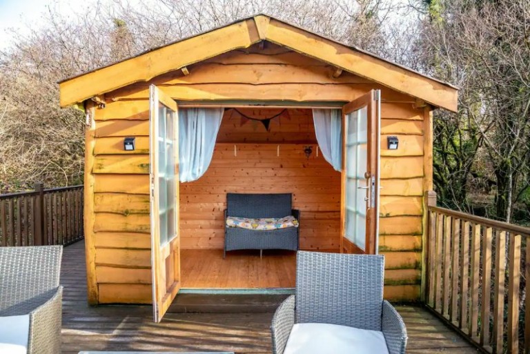 Yeworthy Eco-Treehouse is Off-Grid Retreat in Devonshire, England