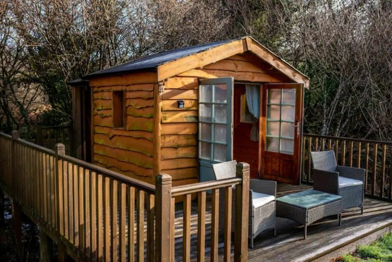 Yeworthy Eco-Treehouse is Off-Grid Retreat in Devonshire, England