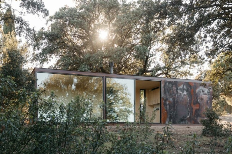 Tini M Prefabricated House Offers Flexibility and Gorgeous Views