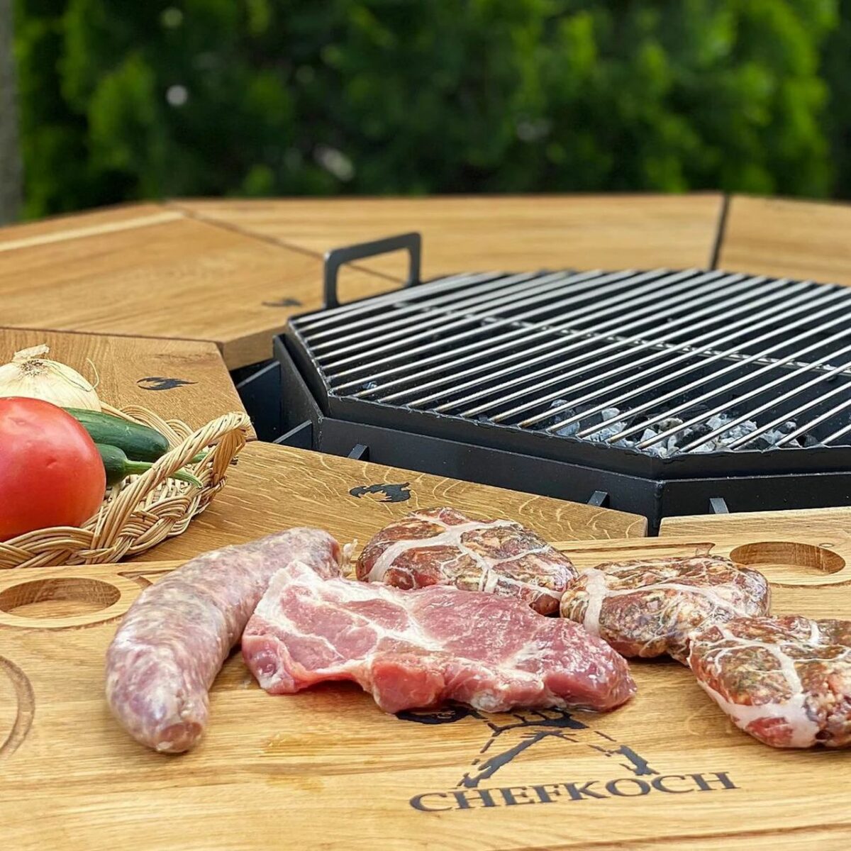 This BBQ Table Accommodates Eight People to Cook and Dine