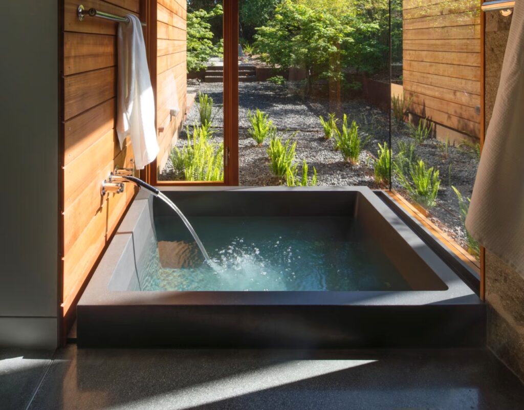 Freestanding vs Built-in Bathtubs: Pros, Cons and a Worthy Choice