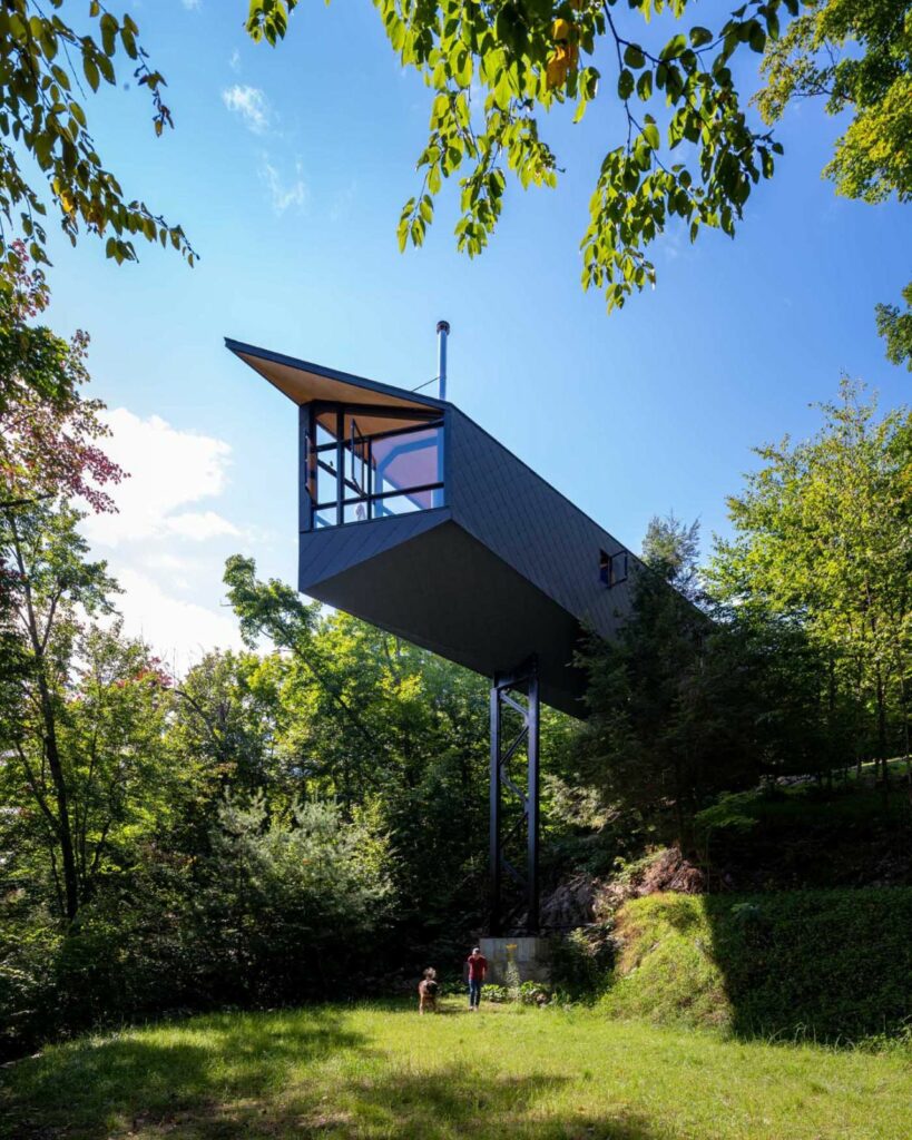 This Elevated Cabin in Canada Offers Expansive Views of La Pêche Lake
