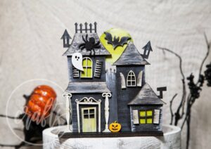 10 Miniature Haunted Houses To Spook Up Your Halloween
