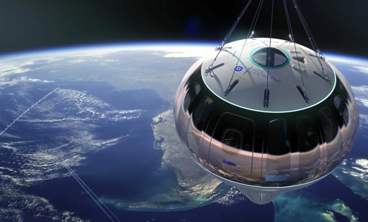 This Futuristic Space Capsule Ferries Eight Passengers to Space