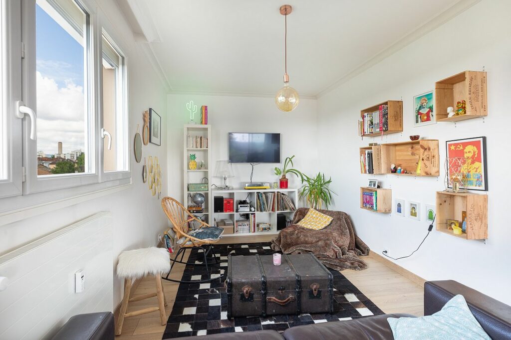 How to Make A Small Living Room Feel Larger and Spacious