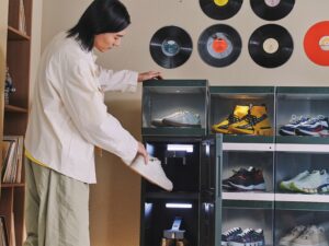 LG's New Shoe Rack Uses Steam Cleaning to Refresh Sneakers