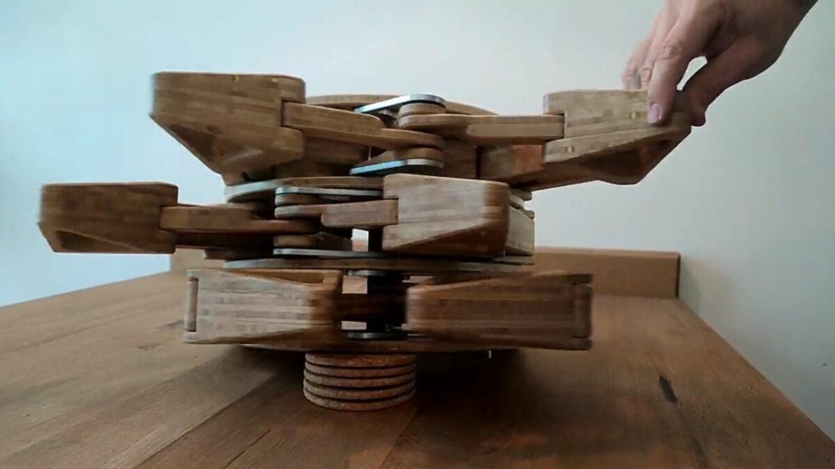 Walking Table: Combo of Clever Engineering and Nifty Design