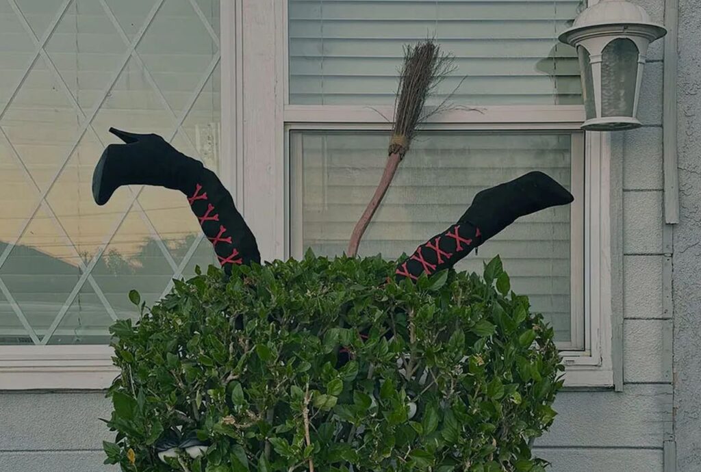 Crashing Witch Decoration ideas to Keep Up With Halloween Trend