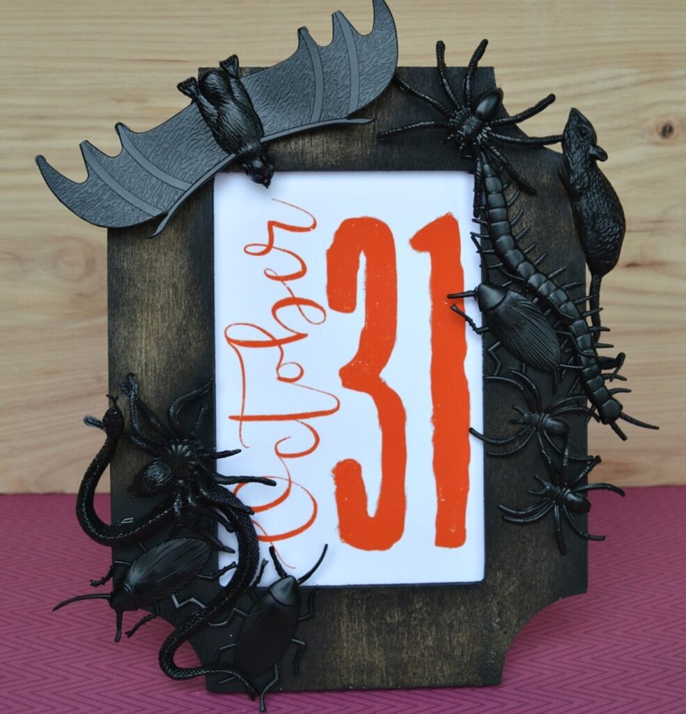20 Ways to Use Picture Frames for Halloween Decoration