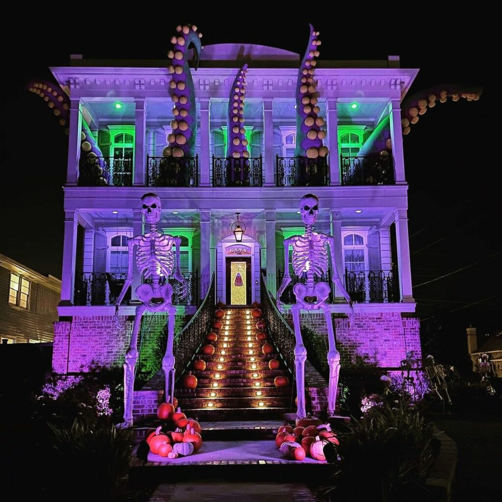 45 Larger-Than-Life Halloween Displays You Must See