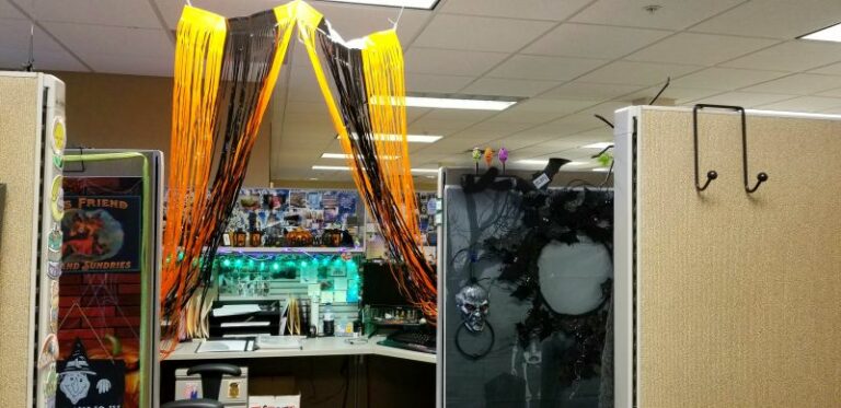 Cubicle Halloween Decoration Ideas in 2023