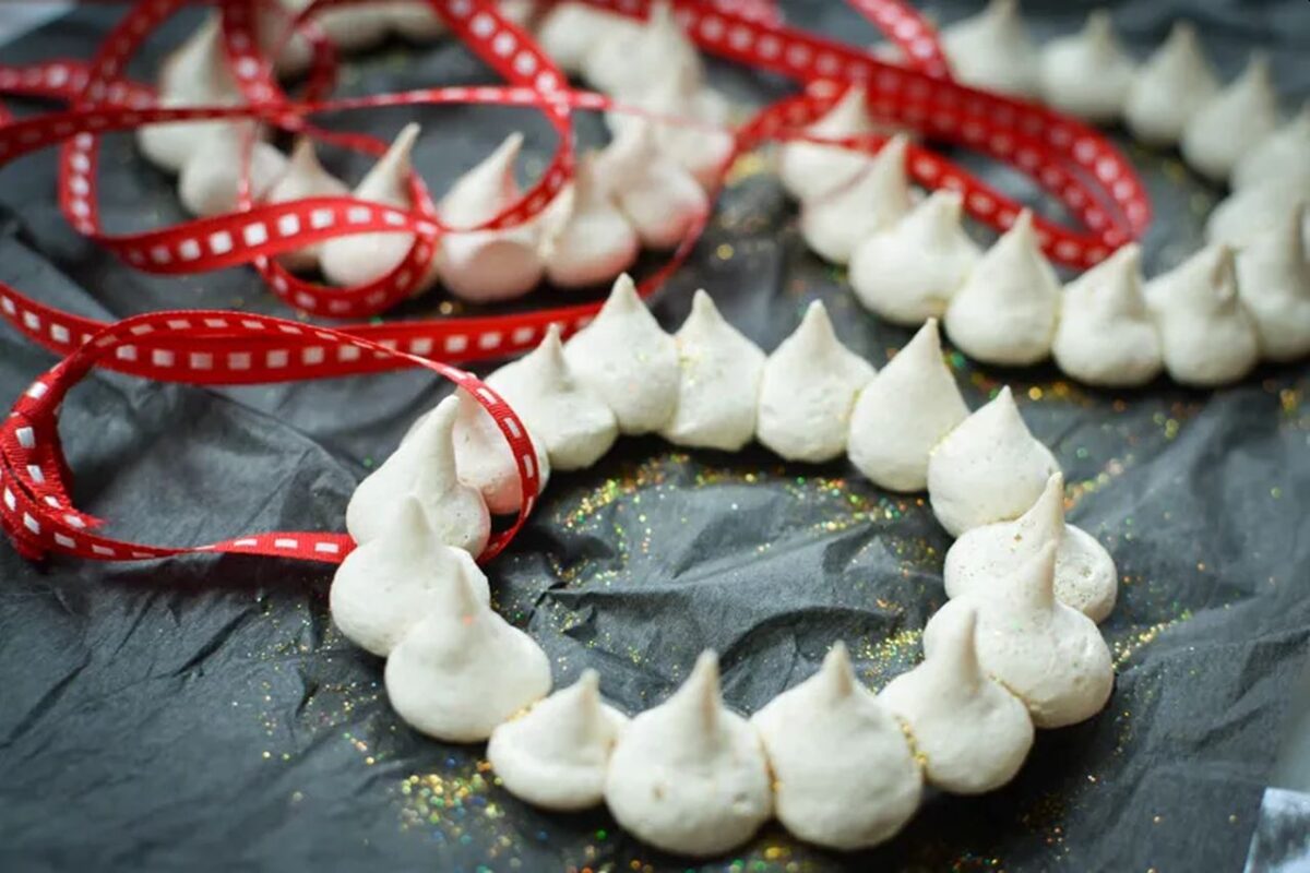 40 Edible Christmas Decorations You can Make at Home