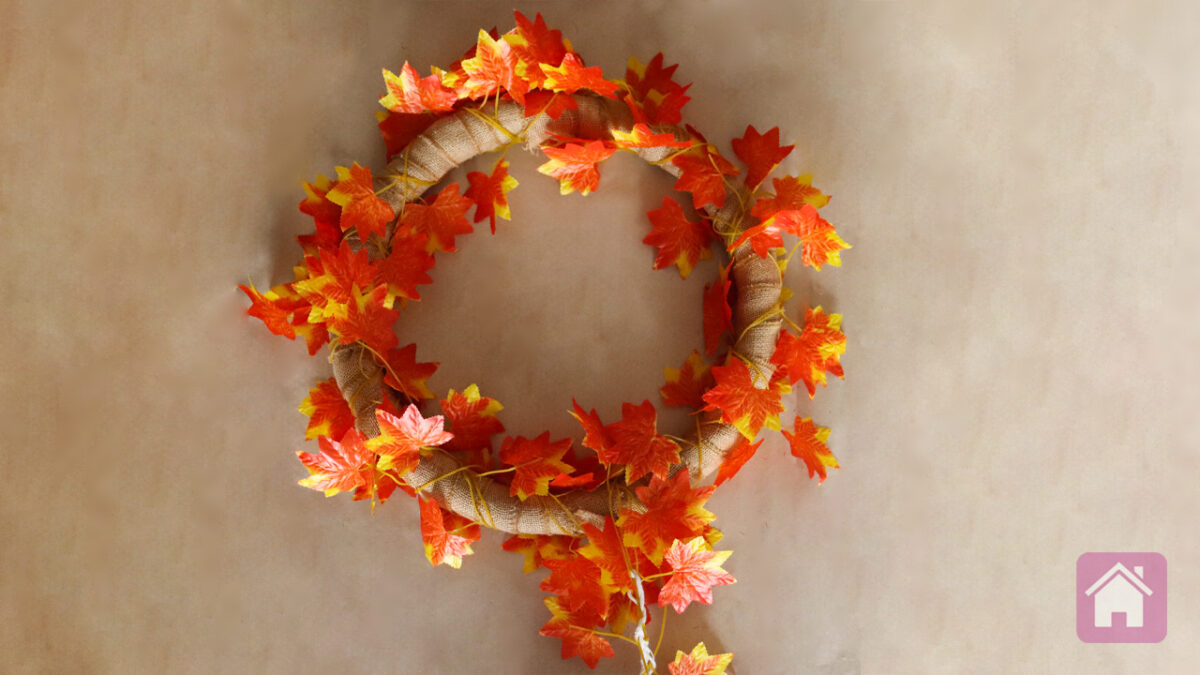 DIY Maple Leaf Wreath Will Light Up Your Entire Festive Season