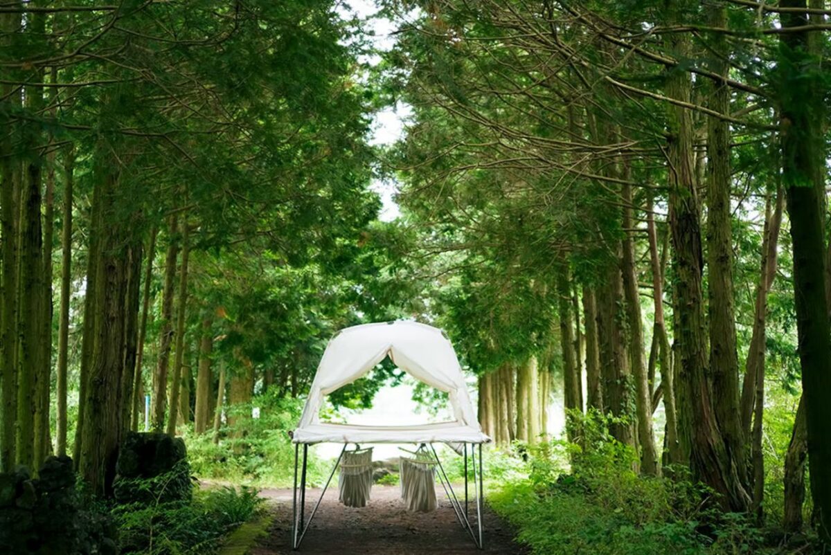 This Two-Story Loft Tent Lets You Camp in Mid Air, Float on Water