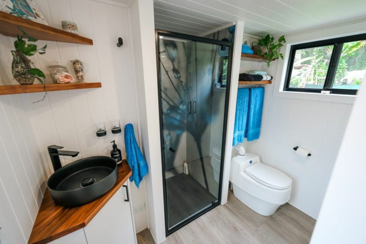 Kiwi Woman Builds Tiny House After Losing Home to Earthquake