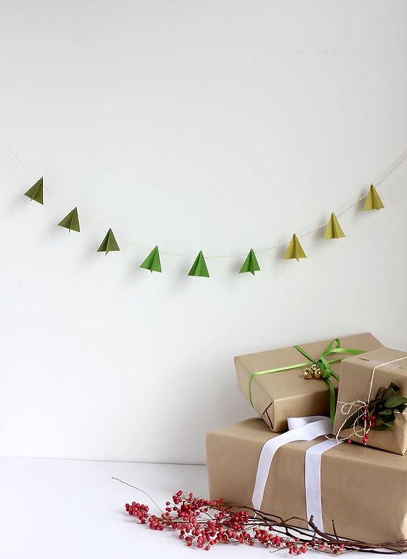 30 DIY Paper Garland Ideas to Drape Your Home in Holiday Cheer
