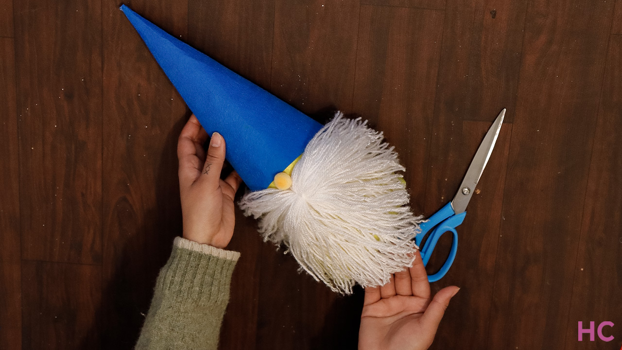 Learn to Make Christmas Gnomes From Felt and Yarn