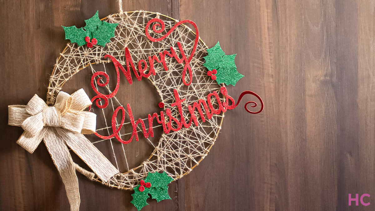 How to Make a Last-Minute 'Merry Christmas' Wreath