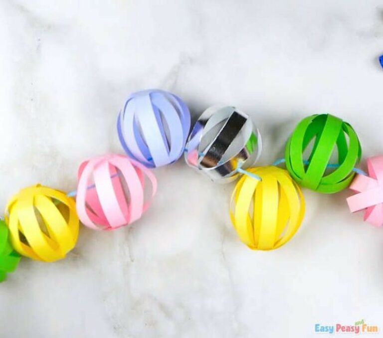 30 DIY Paper Garland Ideas to Drape Your Home in Holiday Cheer