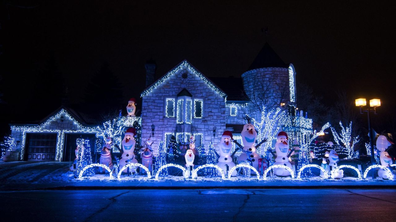 Christmas Light Display Ideas for Your Home Exterior & Beyond