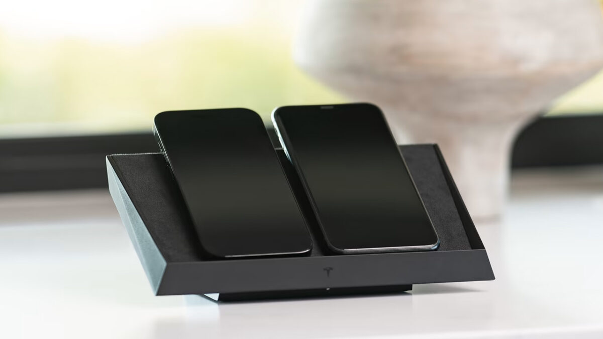 Tesla Wireless Charging Pad Charge Three Devices At Once