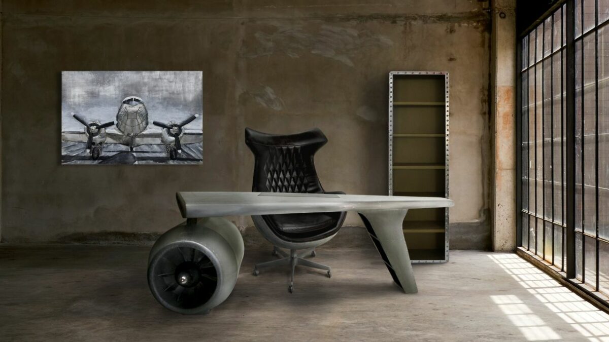 Vintage Fighter Jet-Inspired Desk Features a User-Centric Design