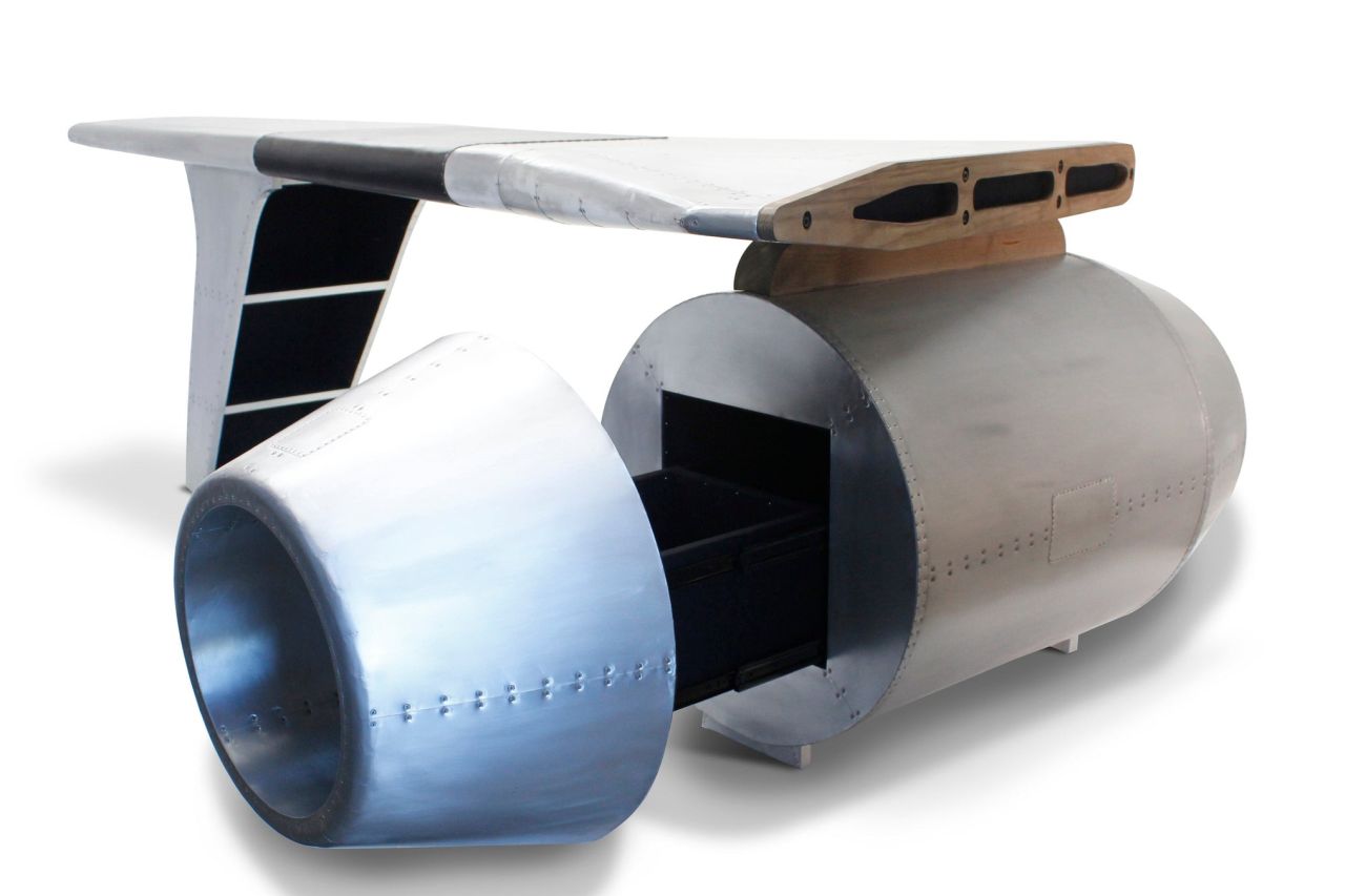 Vintage Fighter Jet-Inspired Desk Features a User-Centric Design