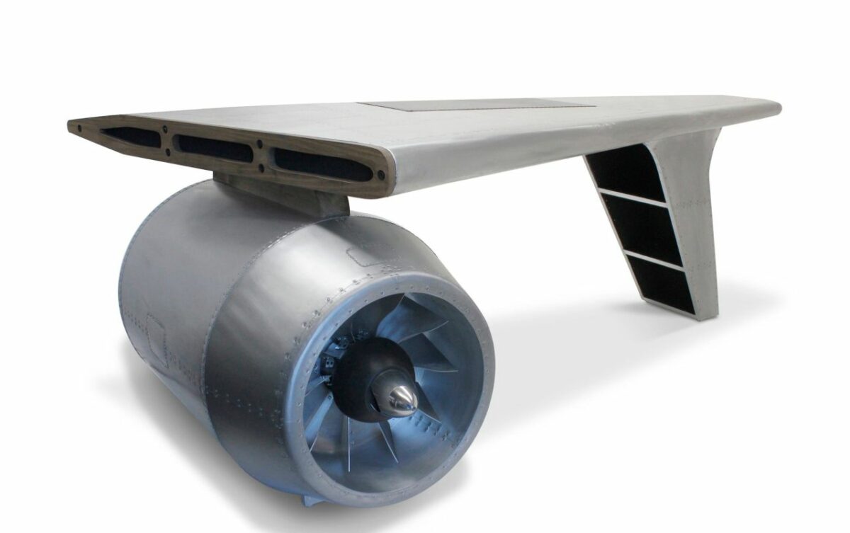 Vintage Fighter Jet-Inspired Desk Features a User-Centric Design