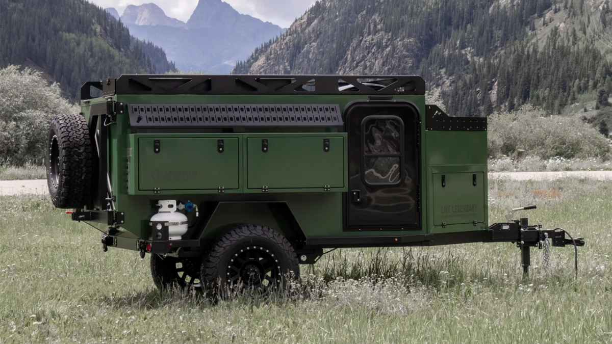 This Hunky Off-Road Camper Trailer Fits a Queen-Size Mattress
